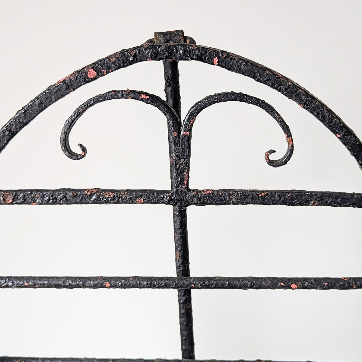 Irish Folk Art Harnen Stand – Boula