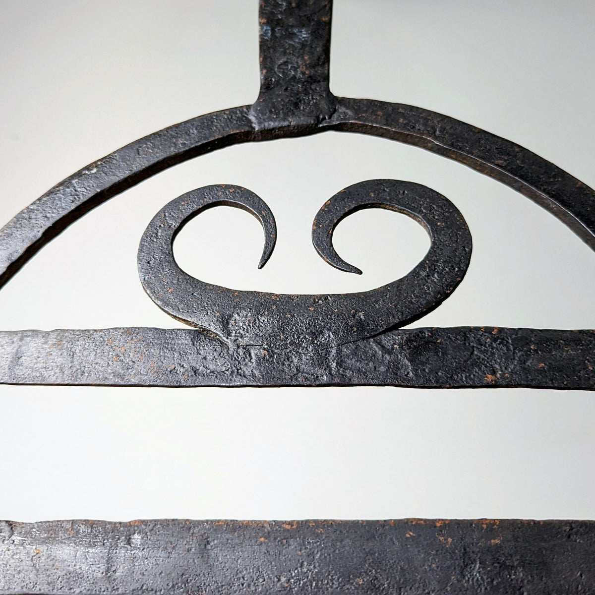 Irish Folk Art Harnen Stand – Boula